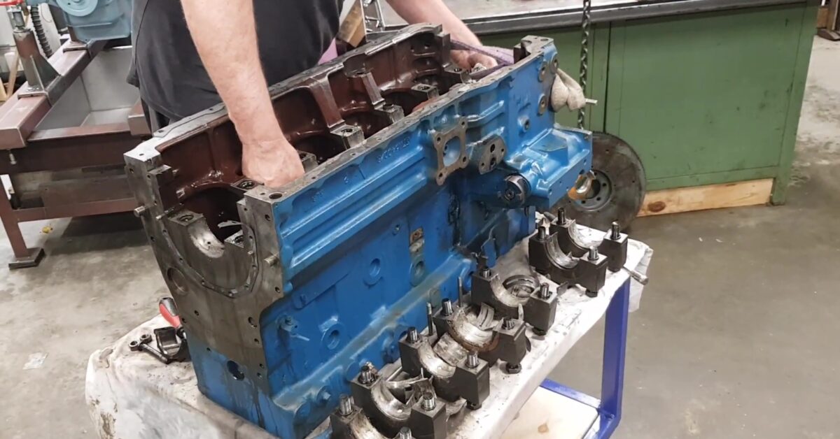 Perkins-6.354TE-engine-refitt-M.V-Lady-Liselot.-ep1-6 – Meester ...